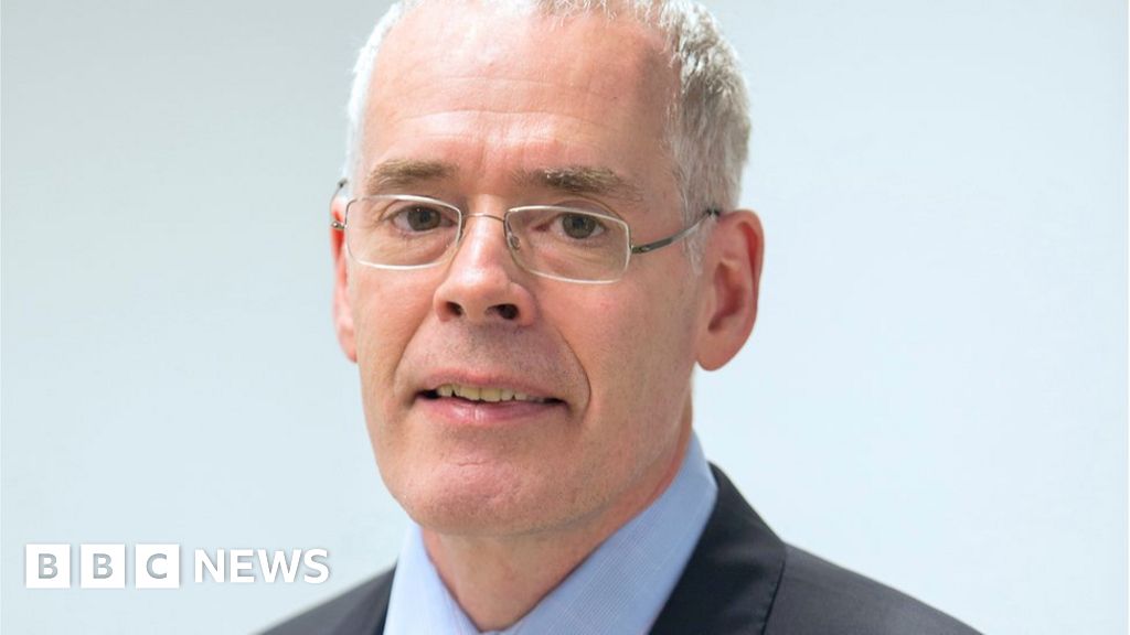 Open University vice-chancellor Peter Horrocks resigns - BBC News