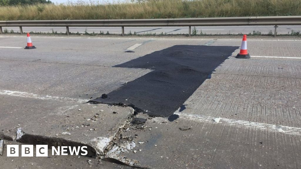 UK heatwave: A11 in Norfolk closed 'as tarmac melts'