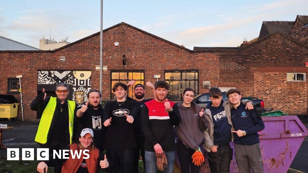 Volunteers keep Tunstall's streets clean to boost area