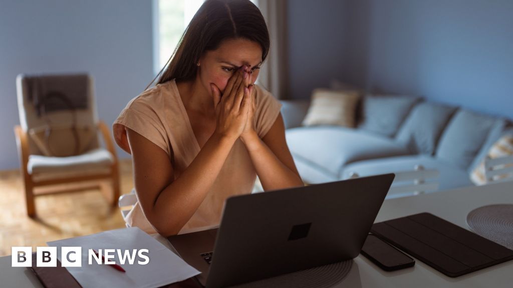 Experts' five tips for romance scam victims to get money back