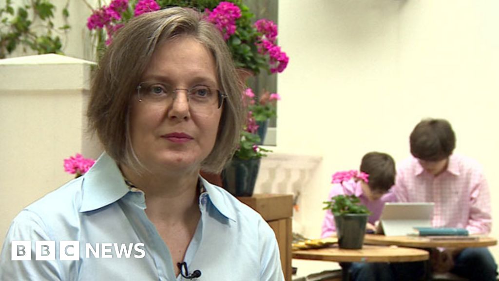 Council drops home education case - BBC News