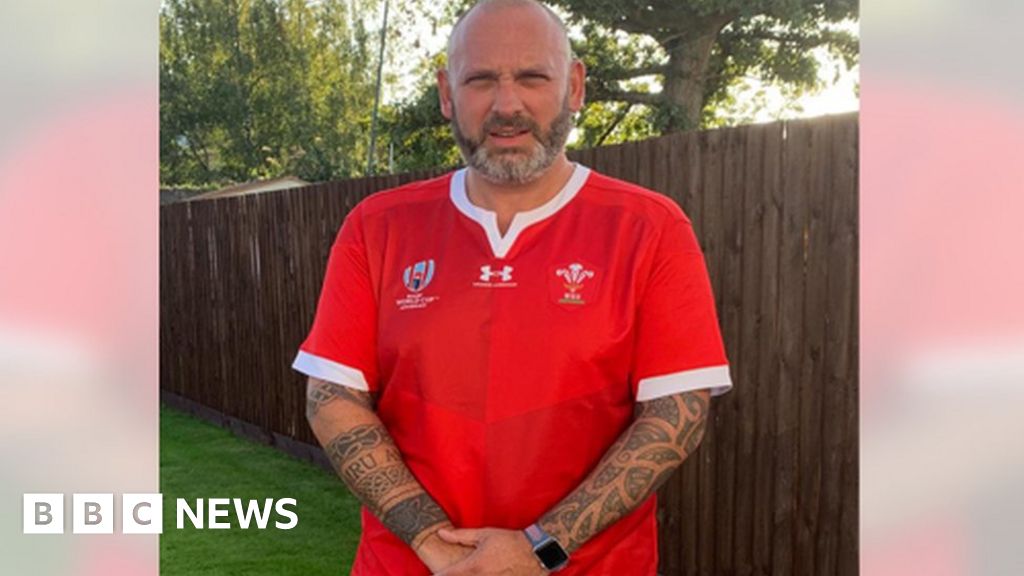 Rugby World Cup: Wales fans told to cover tattoos in Japan - BBC News