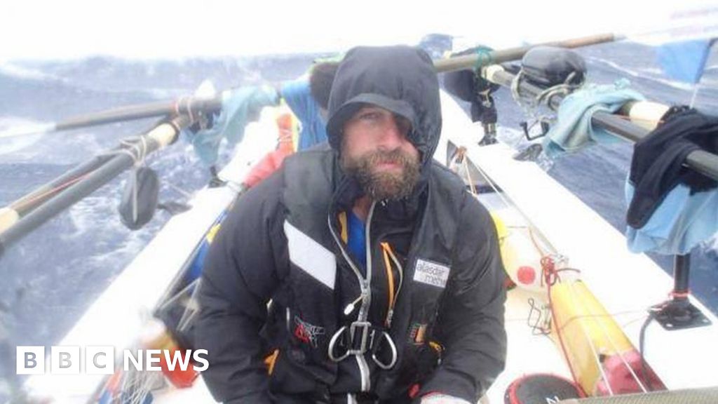 UK man donates frostbitten toe to Yukon bar - BBC News
