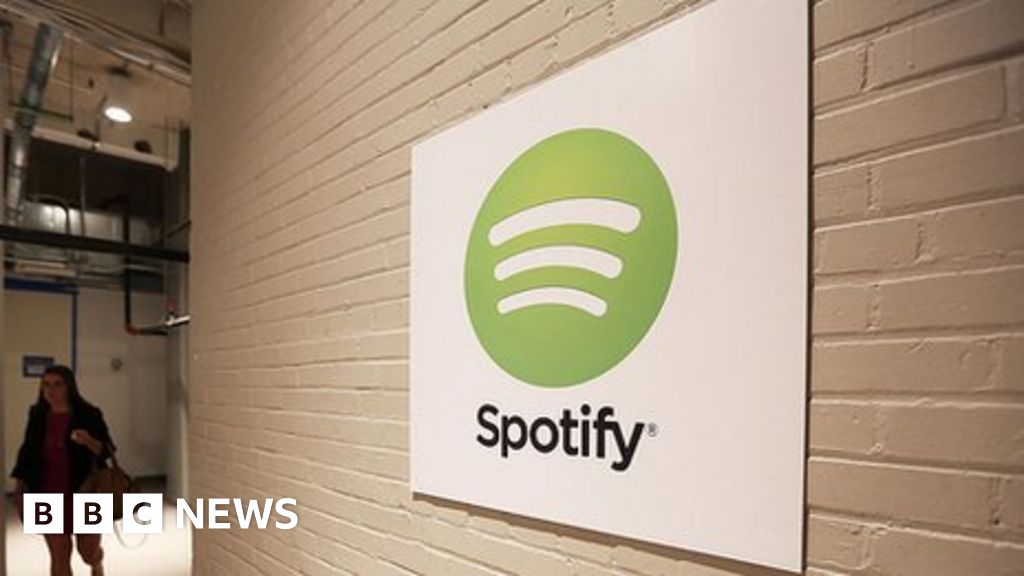 Spotify denies promoting 'fake artists' - BBC News