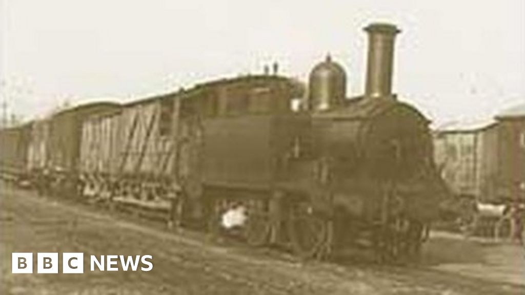 Plaques mark Bishop's Castle Railway's 150 years - BBC News