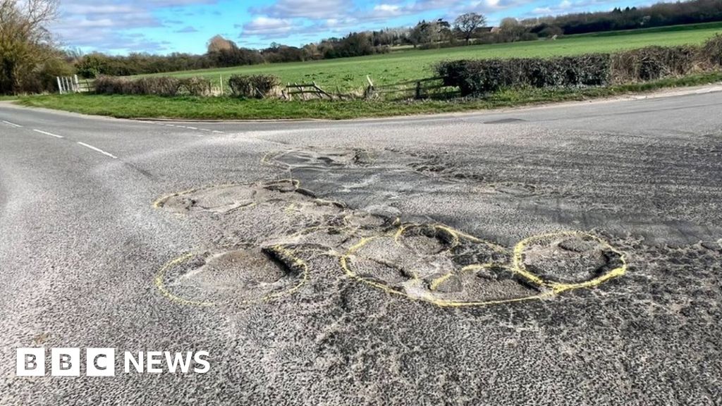 Lincolnshire pothole-ridden 'lunar landscape' junction rebuilt - BBC News