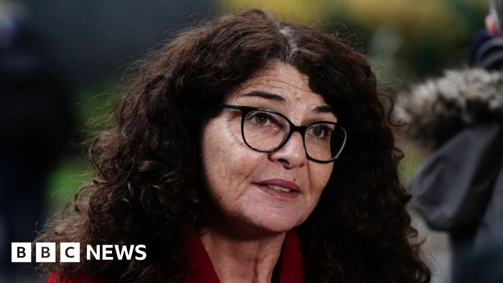 Hull MP questions government on infected blood scandal - BBC News