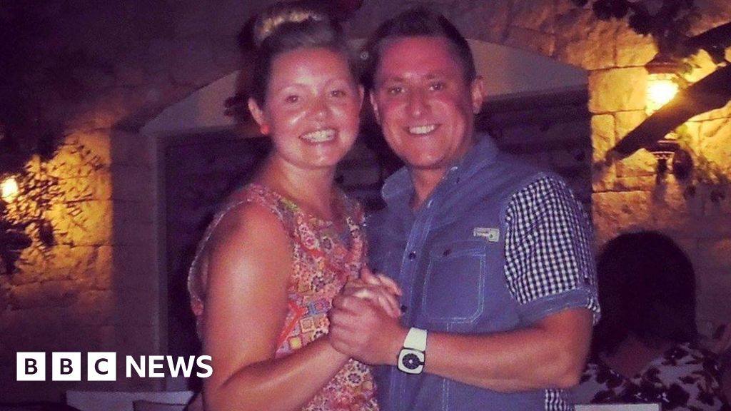 Bath tipper truck crash: Widow felt 'out of body experience' - BBC News