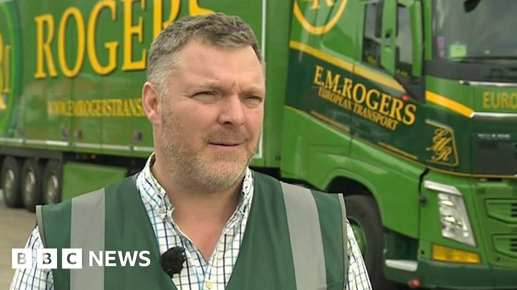 Northampton haulier EM Rogers protests £66k migrants fine - BBC News