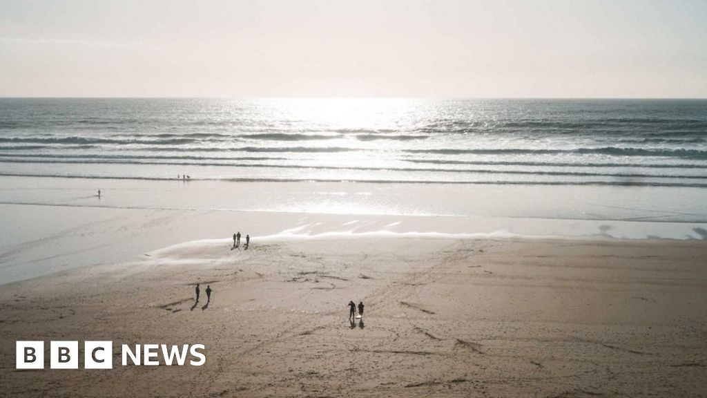 Easter tourism brings £80m to Cornwall, tourism body says - BBC News