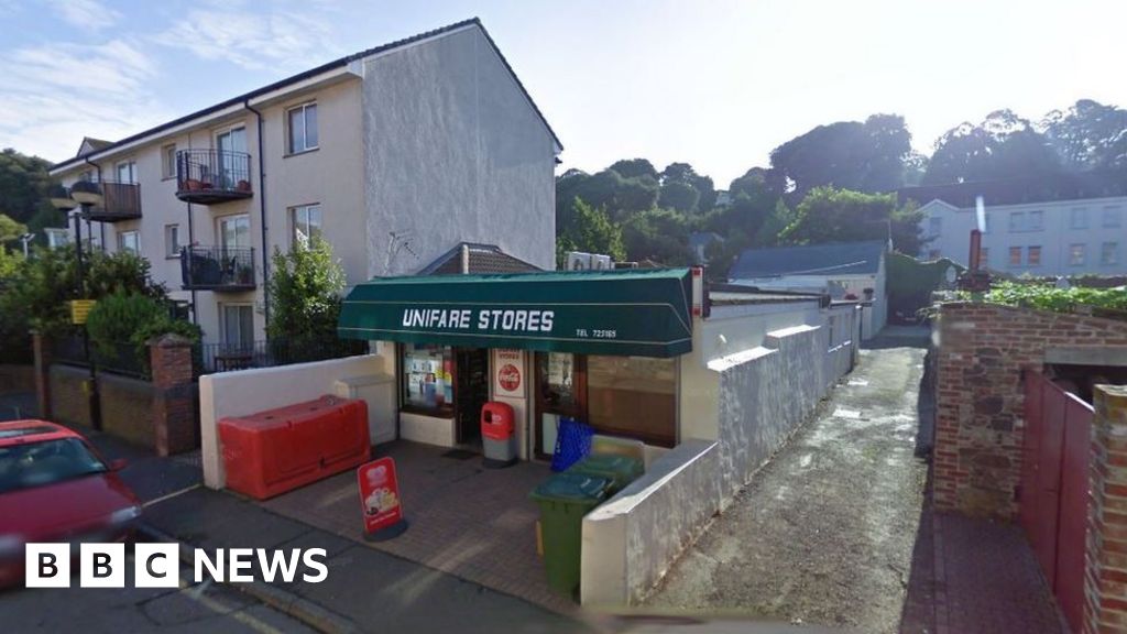Teenager stabbed in Le Geyt, Jersey - BBC News