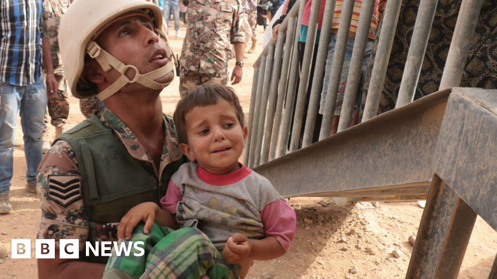 Ending Syria war key to migrant crisis, says US general - BBC News