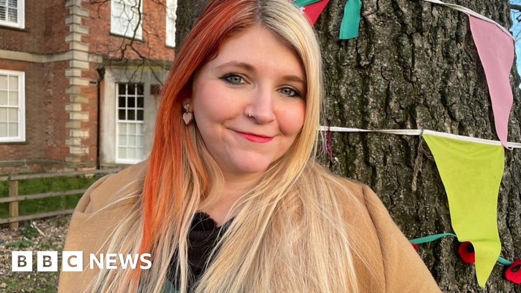 'How I learned to manage my eco-anxiety' - BBC News