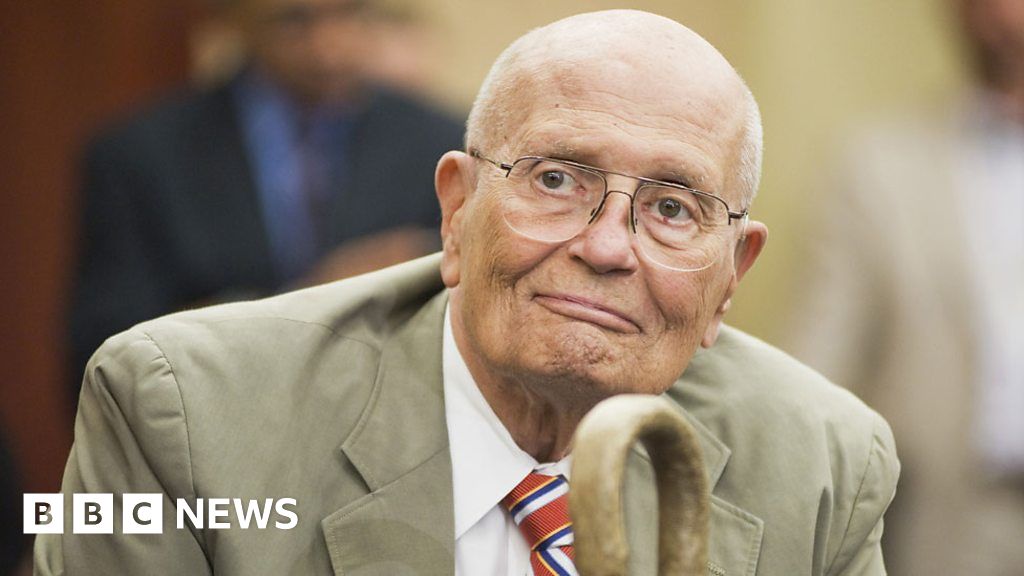 John Dingell: A titan of US politics is honoured - BBC News