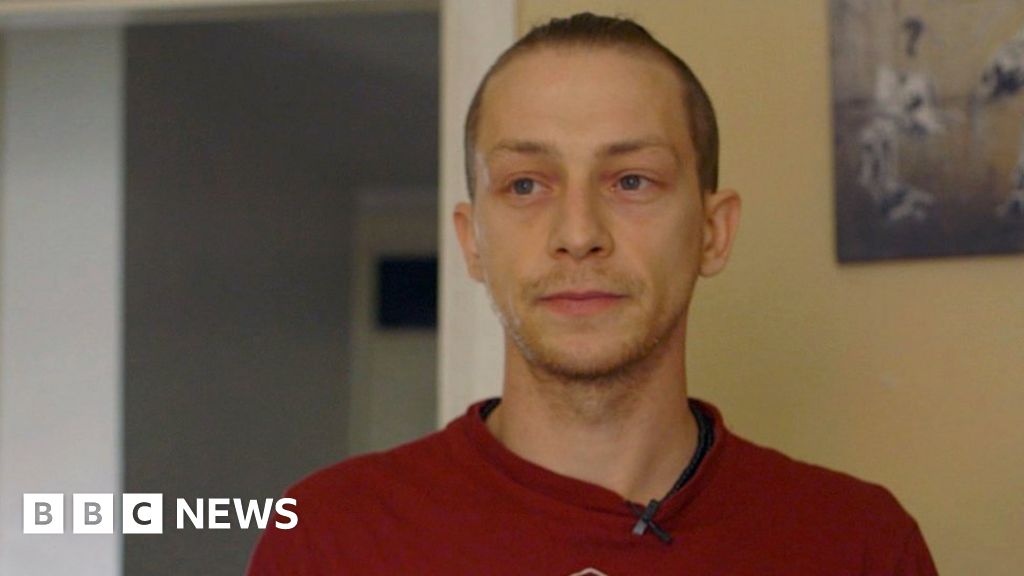 Microdosing: The people taking LSD with their breakfast - BBC News