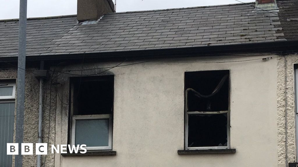 Police appeal after Lurgan arson attack - BBC News