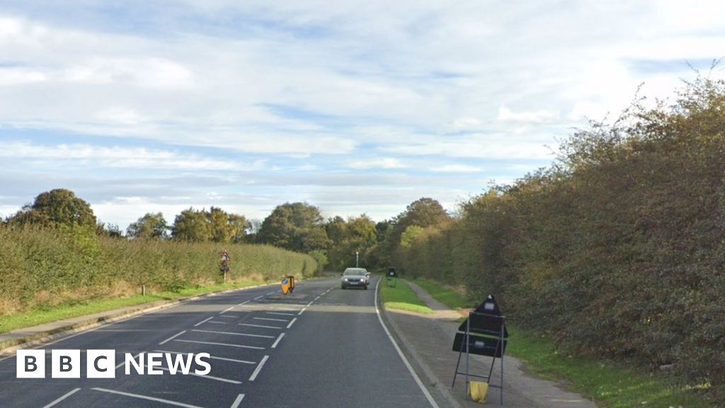 Selby van crash: Man dies and second badly injured - BBC News