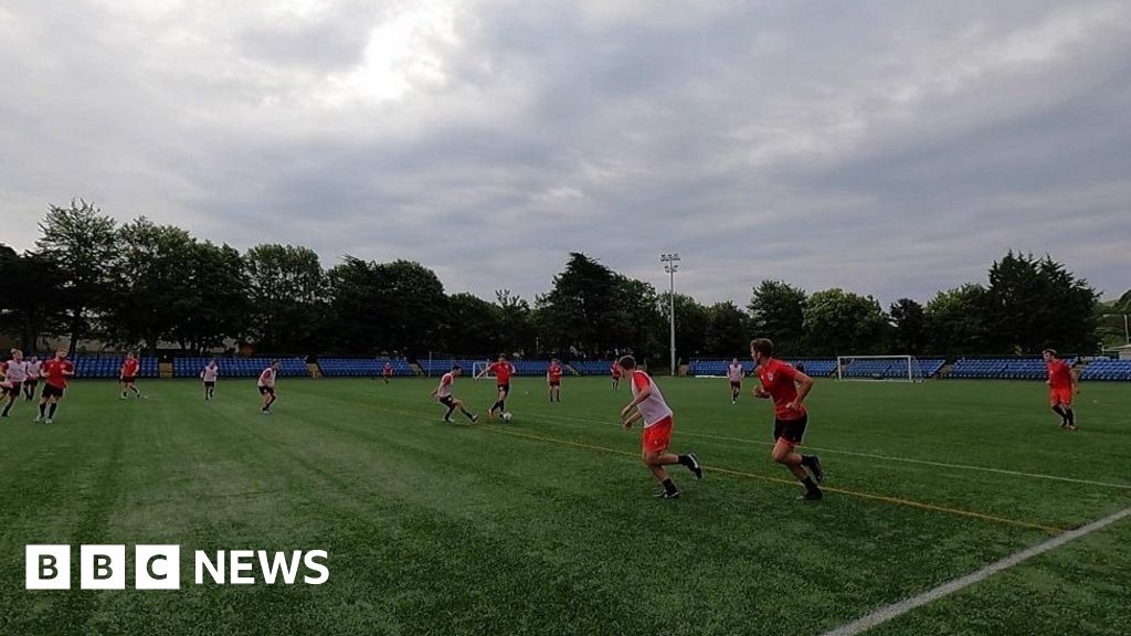 FC Isle of Man team 'buzzing' for first competitive game - BBC News