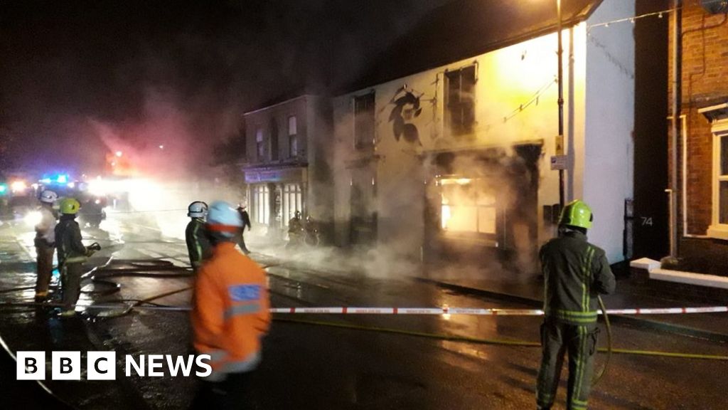 Epworth fire: Firefighters tackle blaze at The Curry Leaf - BBC News
