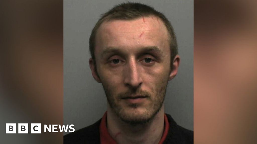 Burton upon Trent man jailed for sex offences against a child - BBC News