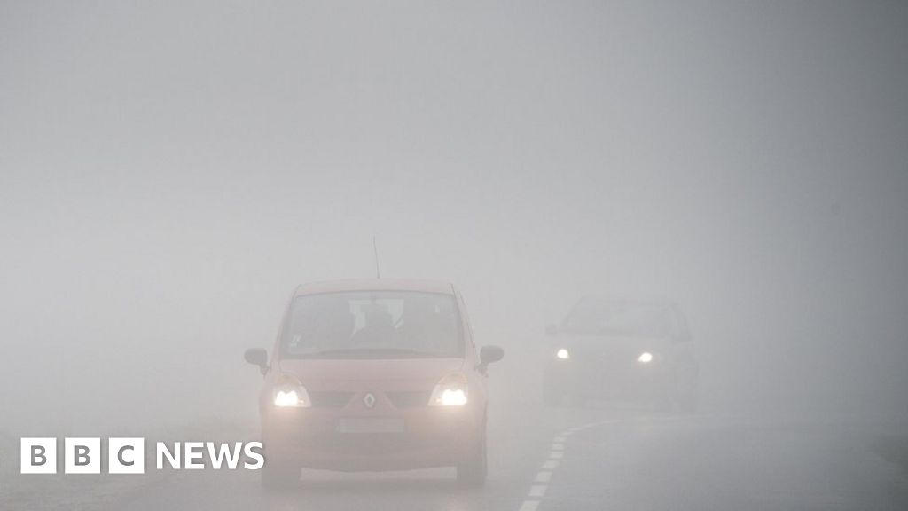Met Office yellow 'be aware' warning for fog in Wales - BBC News