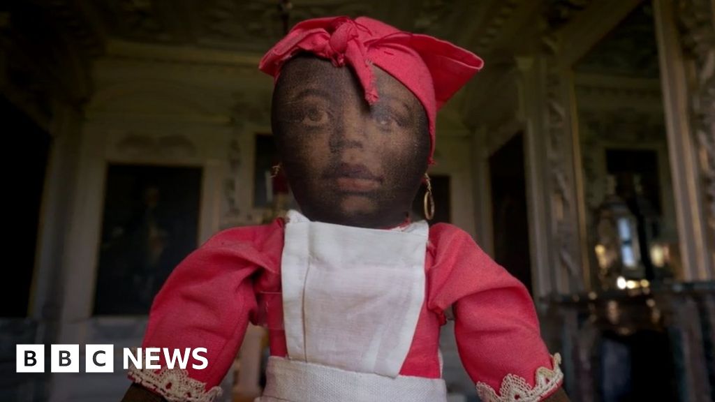 Black dolls exhibition aims to 'shock' - BBC News