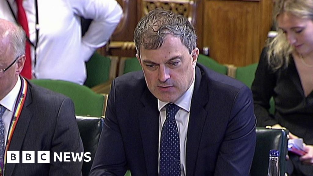 £15m Stormont salary bill 'unacceptable' - BBC News