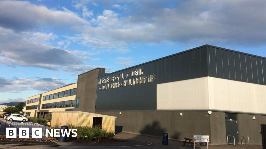 Gas cooker test led to flooding of new Inverness school - BBC News