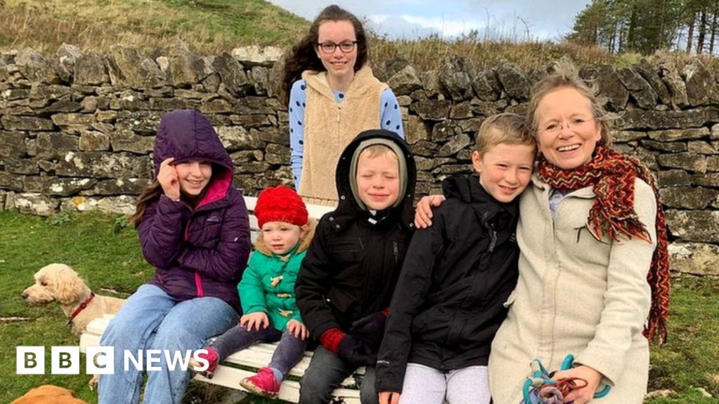 Family life: Mum rejects social media perfection for mayhem - BBC News