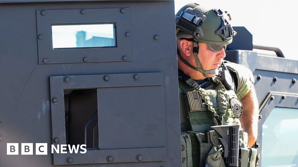 California shooting: Law enforcement's multiple priorities - BBC News