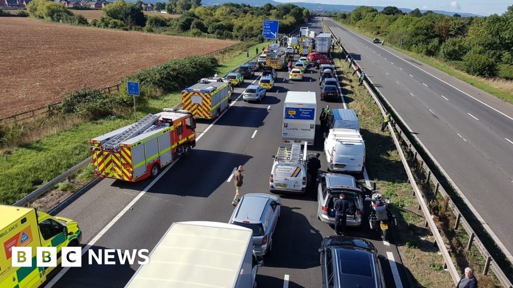 Two dead as lorry and cars crash on M5, near Taunton