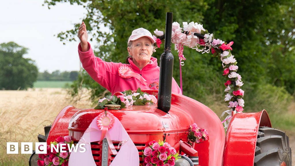 Pink Ladies' Tractor Run reaches £1m breast cancer milestone - BBC News
