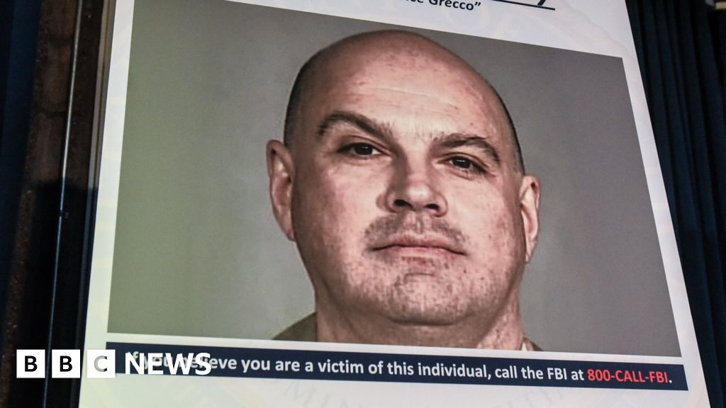 Lawrence Ray: US student's dad charged for sex trafficking - BBC News