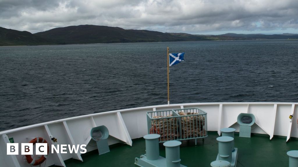 Call for more capacity on Western Isles ferry routes - BBC News