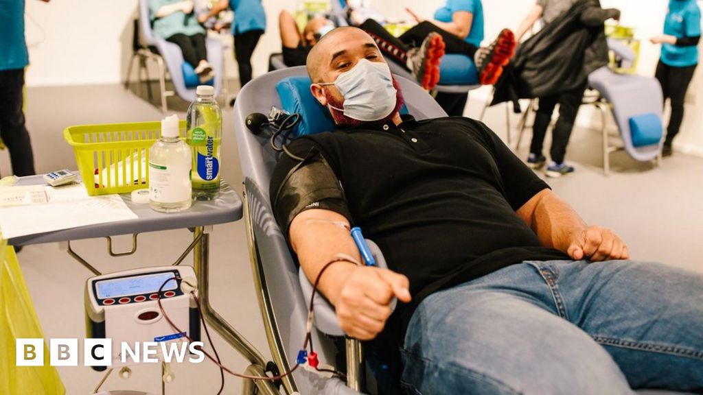 NHS calls for more Gen Z and millennial blood donors - BBC News