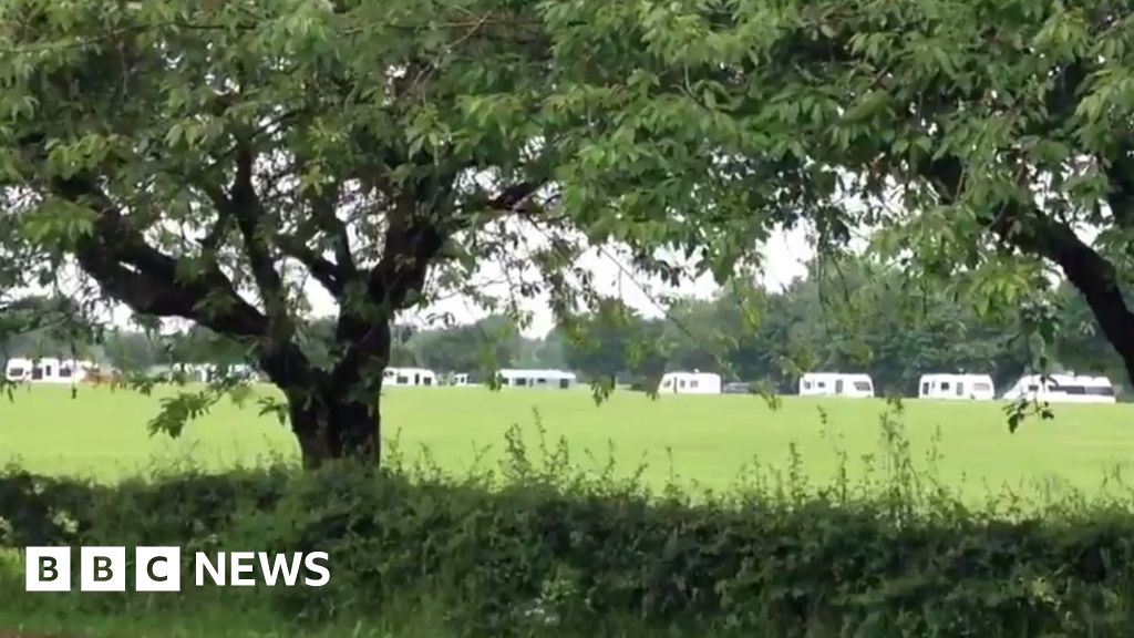 Snaith School to reopen after travellers leave sports field - BBC News