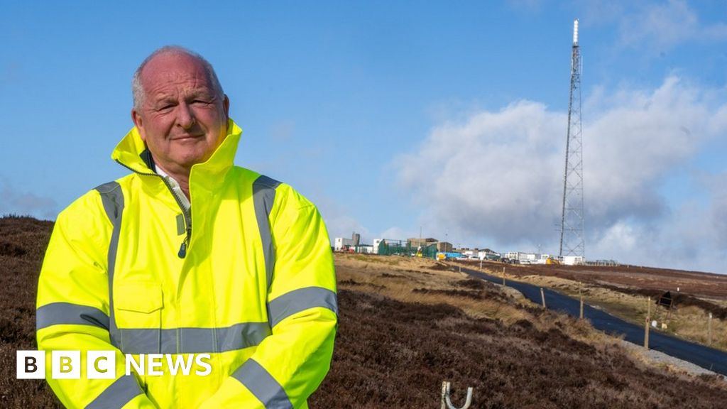 New Bilsdale TV mast to boost fire damage signal to turn on - BBC News