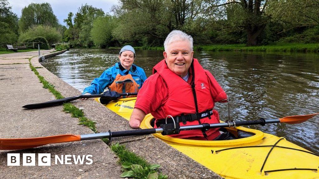 Man without limbs takes on 108-mile kayak journey on River Thames - BBC ...