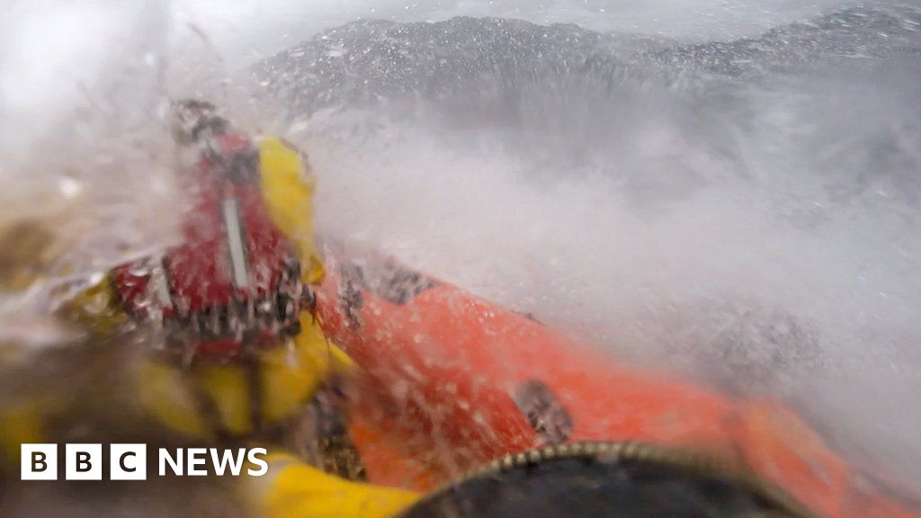 RNLI Loch Ness launch into 'unusually challenging conditions' - BBC News