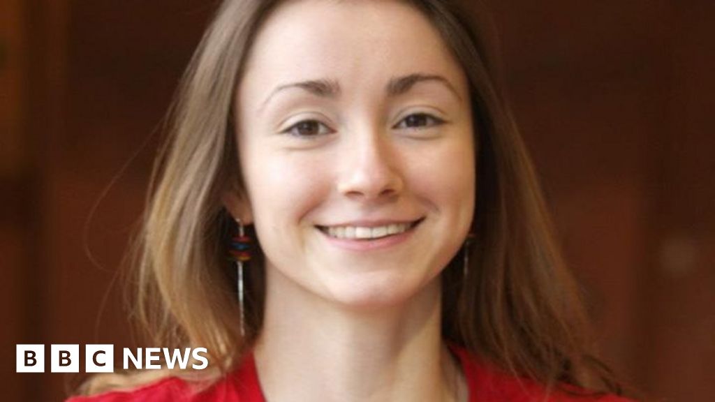 Edinburgh-based climber wins Fort William festival award - BBC News