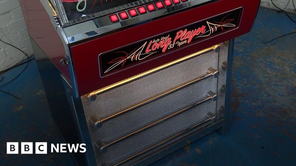 Yorkshire firm's £80,000 order to create jukeboxes for Japan - BBC News