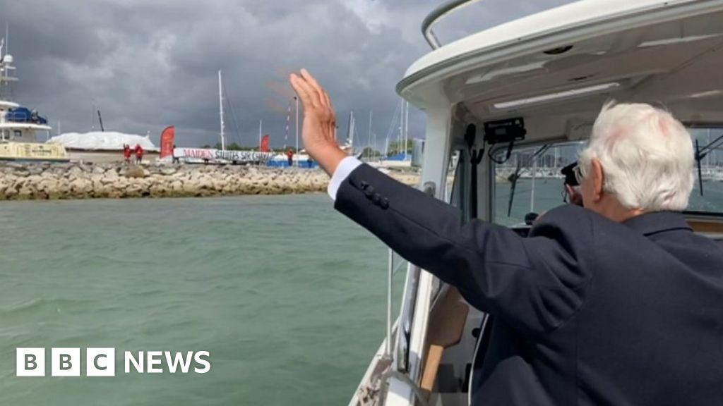 Chay Blyth: Hamble flotilla marks 50 years since 'impossible' voyage