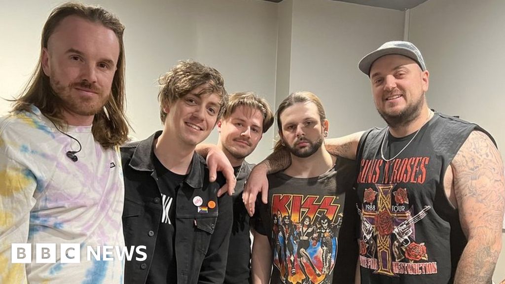 Tribute bands: 'A hobby that went a bit too far' - BBC News