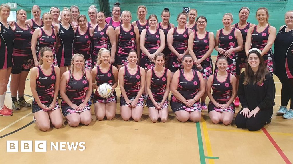 Ashby Netball Club smashes goals world record - BBC News