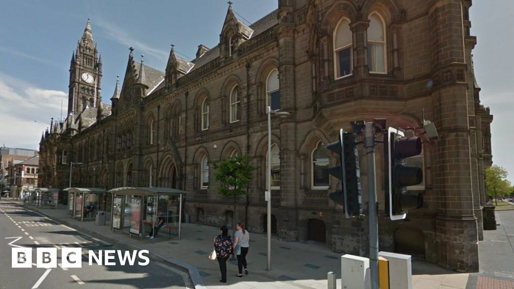 Middlesbrough Council faces budget cuts in bid to save £56m - BBC News