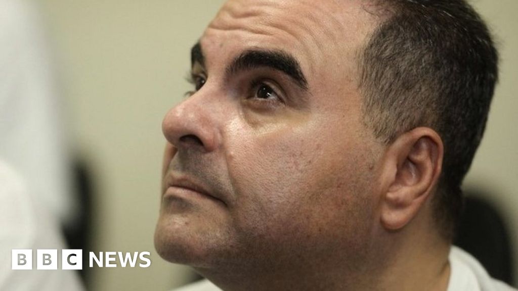 EL Salvador's ex-leader Antonio Saca gets 10 years in jail - BBC News