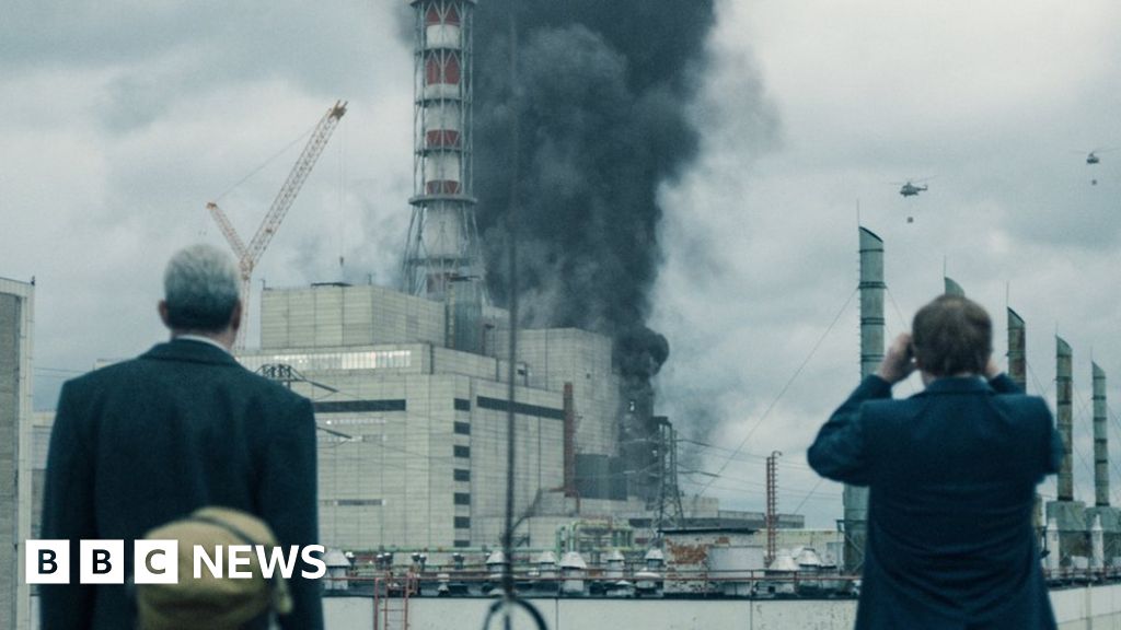 Will Gompertz reviews Chernobyl starring Emily Watson & Jared Harris on ...