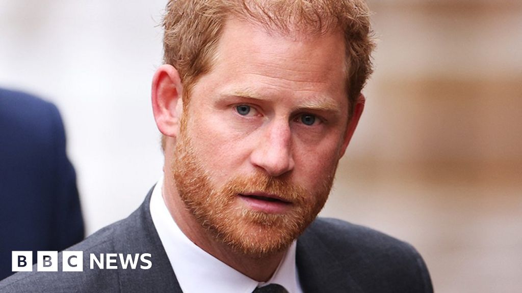 Harry wins hacking payout in phone-hacking case against Mirror ...