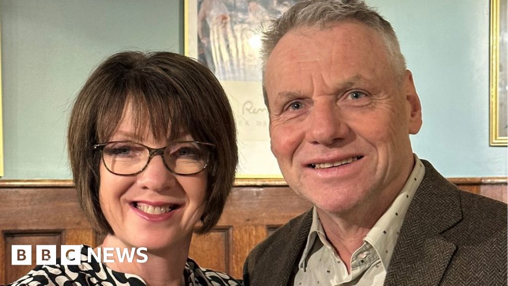 Oswestry chef who lost taste and smell gets global support - BBC News