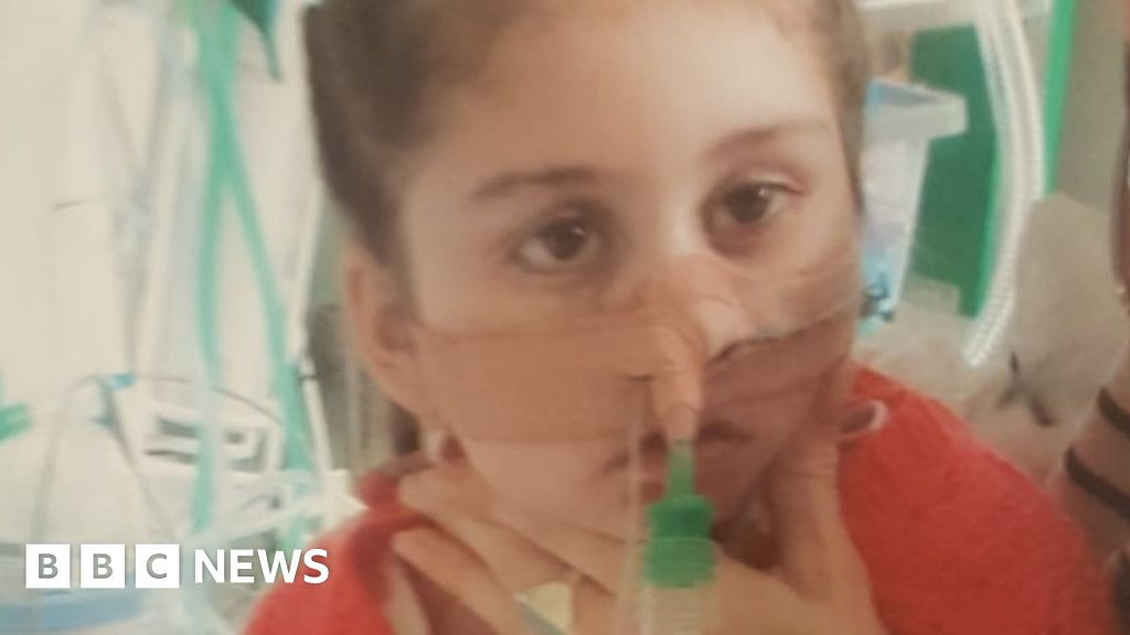Pippa Knight: Mother's appeal over right-to-die case girl - BBC News